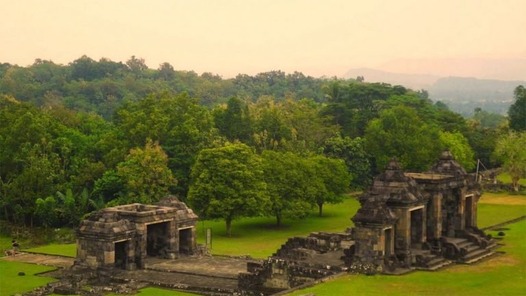 √ Kerajaan Ternate dan Tidore: Sejarah dan Peninggalan