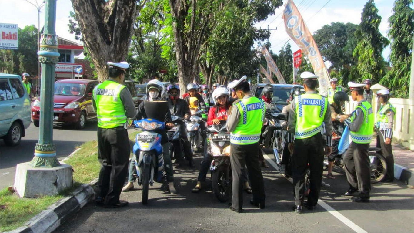 √ Perilaku Menyimpang: Pengertian, Teori, Ciri, Sifat, Jenis, Penyebab