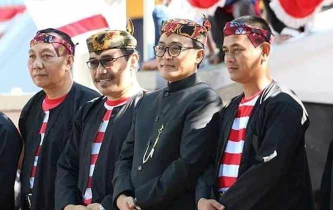 √ Pakaian Adat Jawa Timur - Nama, Keunikan, Gambar