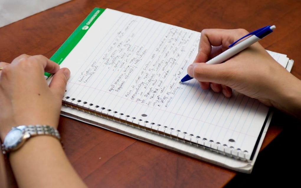 √ 10 Contoh Notulen Rapat: Kantor, Sekolah, Perusahaan, Dinas