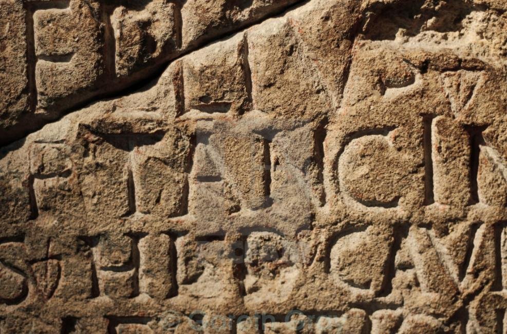 √ Tabel dan Cara Penulisan Angka Romawi (LENGKAP)