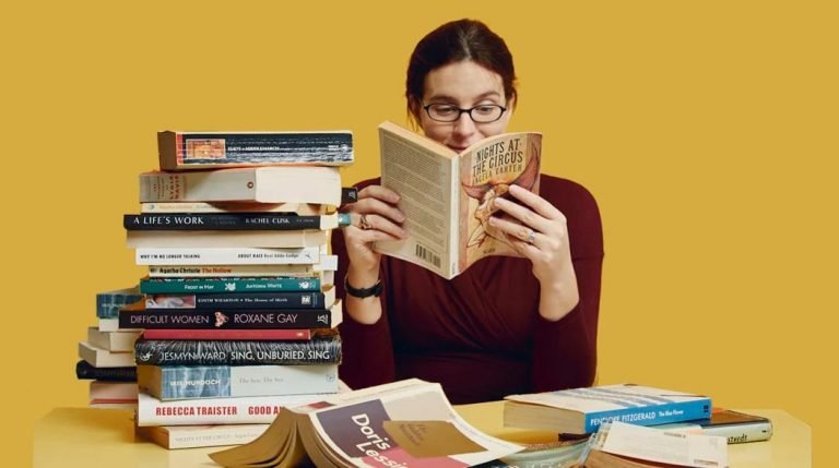 √ Pengertian Literatur - Manfaat, Fungsi, Jenis, Sumber